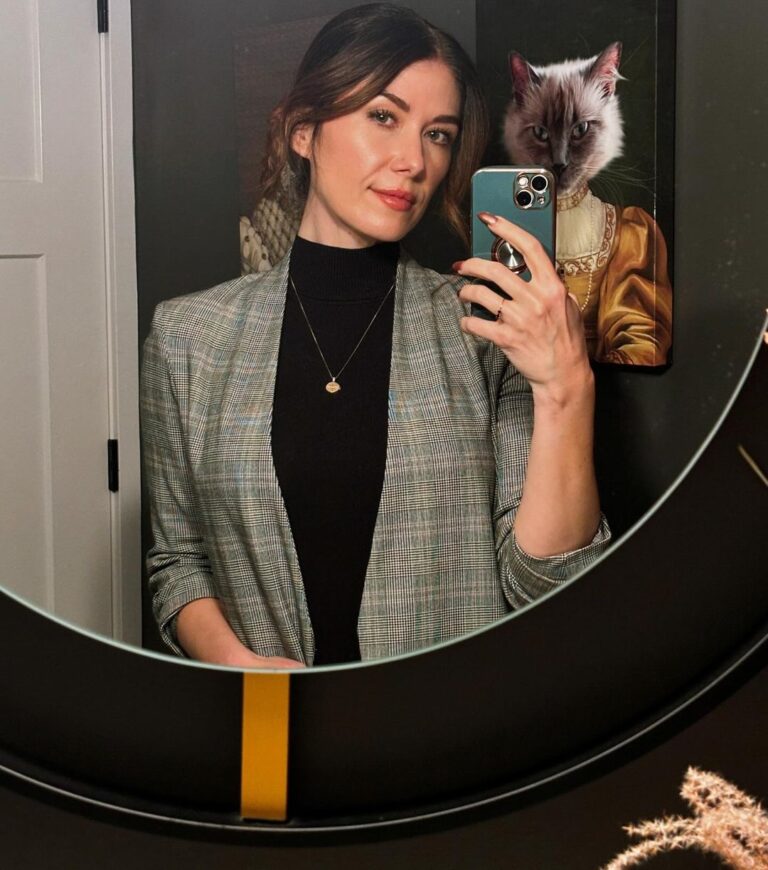 Jewel Staite Age, Height, Career, Net Worth, Bio/Wiki 2025