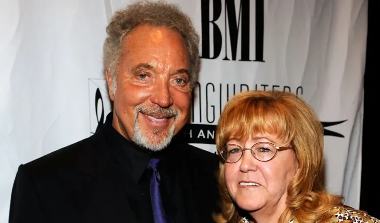 Tom Jones Wife And Biography - Bio Scops