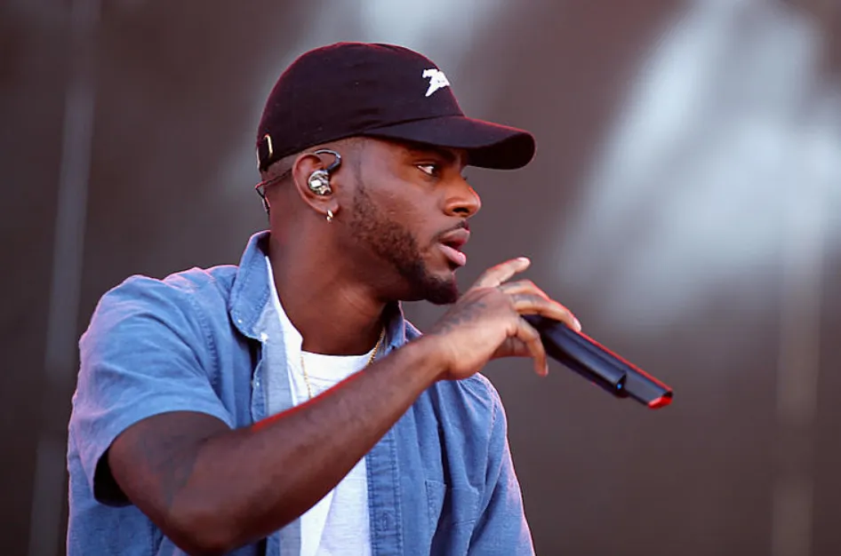 Bryson Tiller Age, Height, Weight, Net Worth, Career, And Full Bio ...