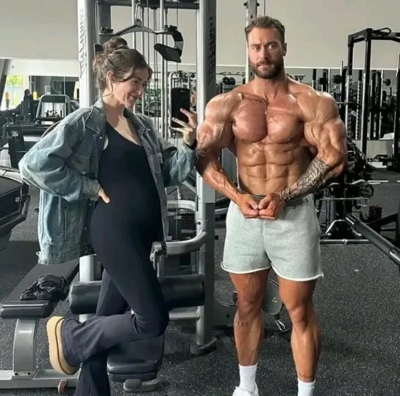 Chris Bumstead Wife, Age, Height, Weight, Net Worth, Career, And Full ...