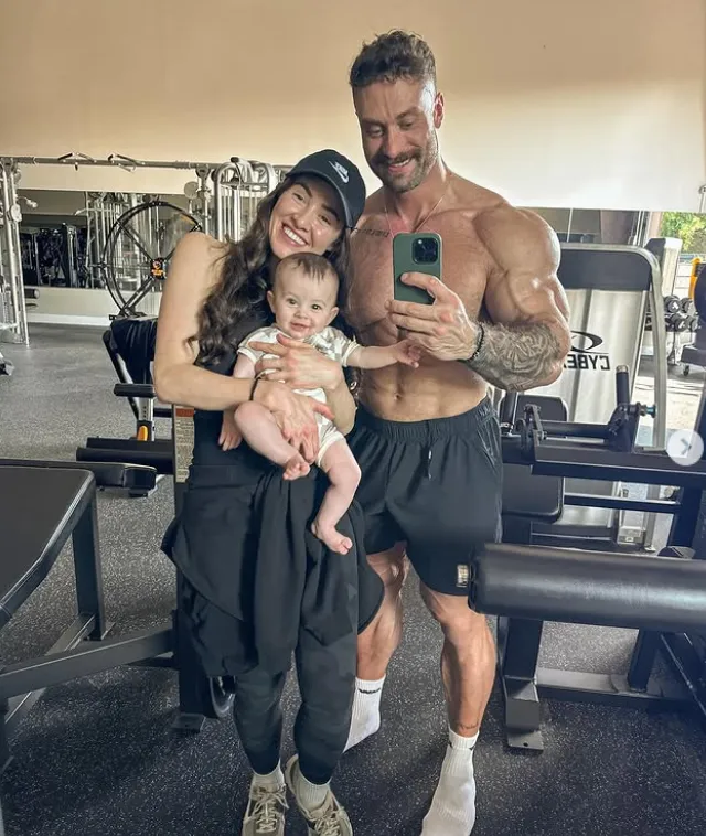 Chris Bumstead Wife, Age, Height, Weight, Net Worth, Career, And Full ...