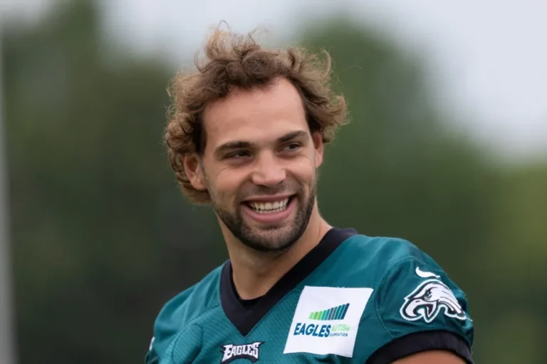 Dallas Goedert's Wife, Age, Height, Weight, Net Worth, Career, And Full ...