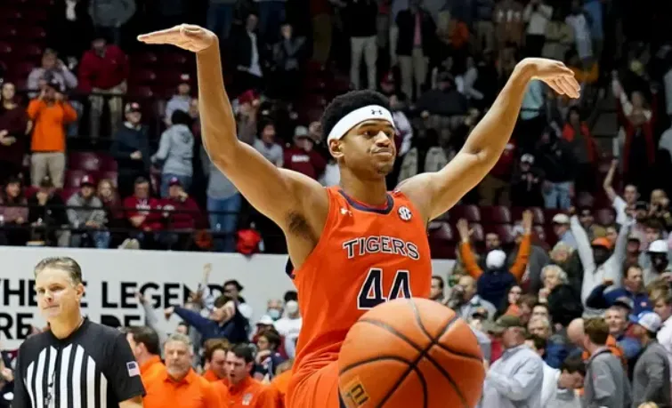 Dylan Cardwell Age, Height, Weight, Net Worth, Career And Full Bio ...