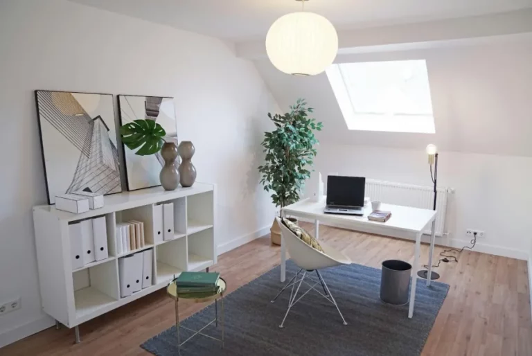 Minimalist Workspaces: The New Aesthetic of Creative Productivity - Bio ...