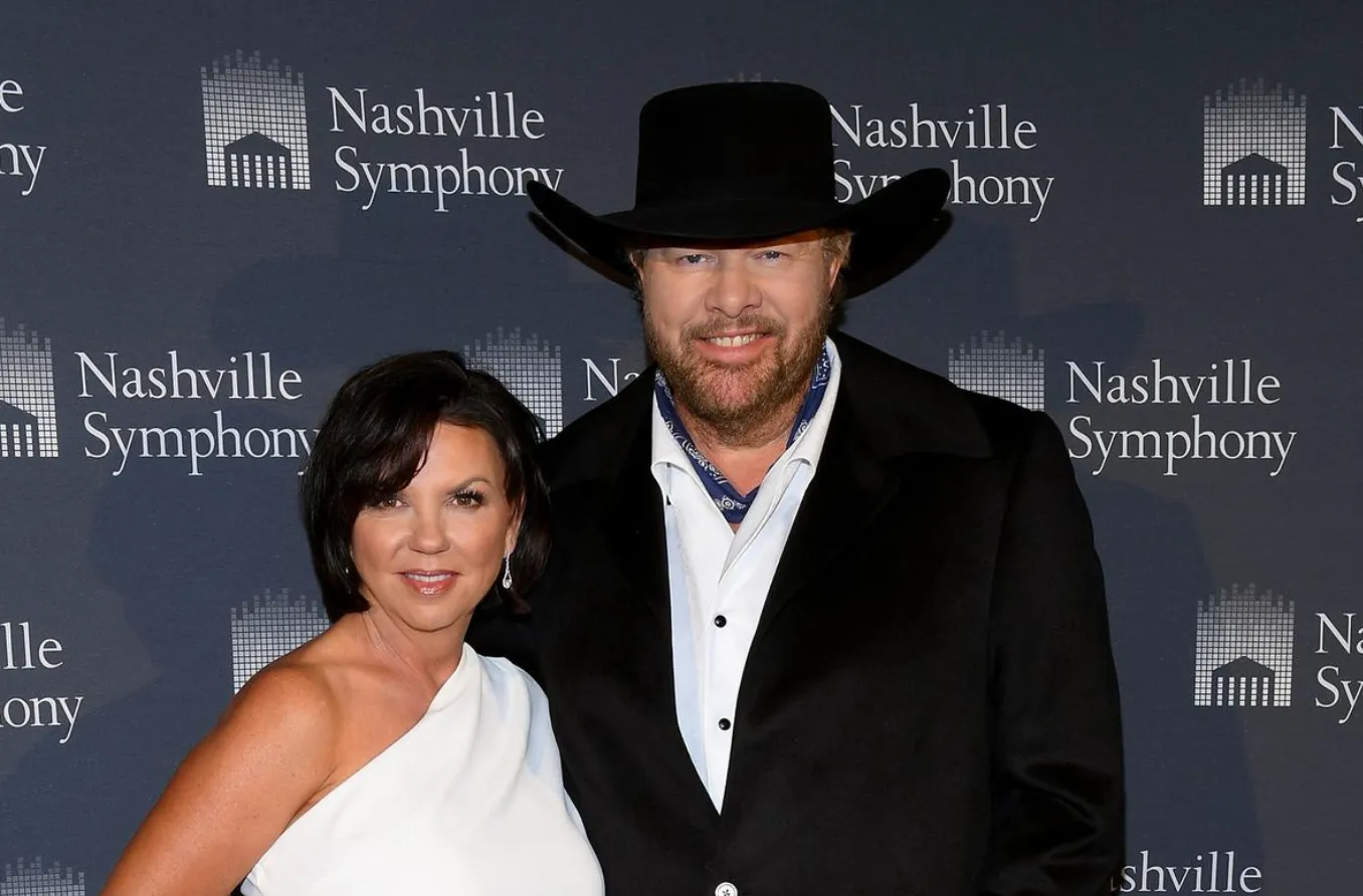 Toby Keith's Wife, Height, Weight, Net Worth, Age, Career And Full Bio ...