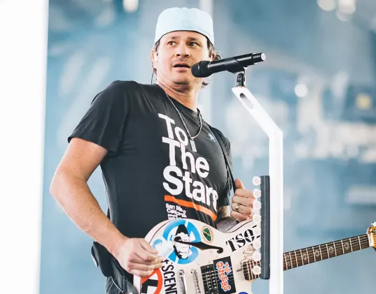 Tom DeLonge Age, Height, Weight, Net Worth, Career, And More - Bio Scops